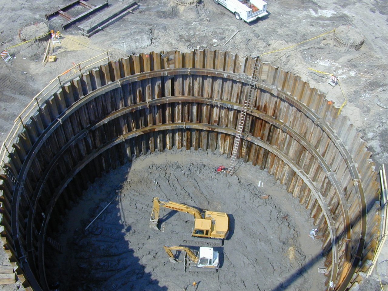 Cellular Cofferdams Vital to Marine Construction - Pile Buck Magazine