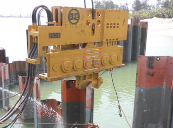 2021 Buyer's Guide: Impact Hammers and Vibratory Drivers - Pile Buck ...